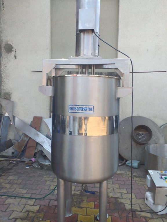 Mixing Vessel with Multi-Shaft Agitators