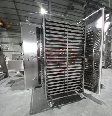 Tray Dryer Machine by Shree Bhagwati Machtech