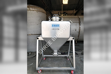 IPC bins,IBC Bin,Bin Blender,IPC Bin Loader,IPC Containers,Lifters