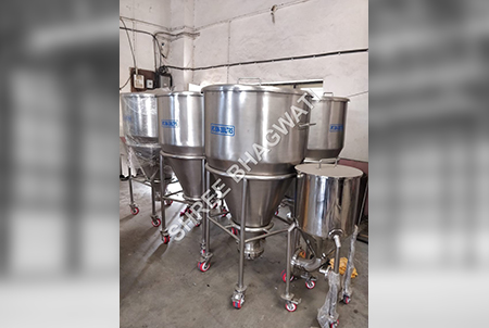 IPC bins,IBC Bin,Bin Blender,IPC Bin Loader,IPC Containers,Lifters