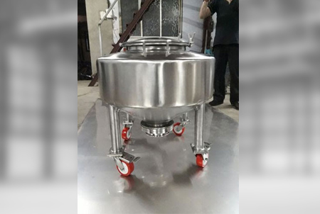 IPC bins,IBC Bin,Bin Blender,IPC Bin Loader,IPC Containers,Lifters